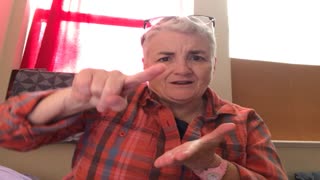 South Station, Boston. WTH | Q89 | DeafVIDEO.TV - ASL Videos & Vlogs